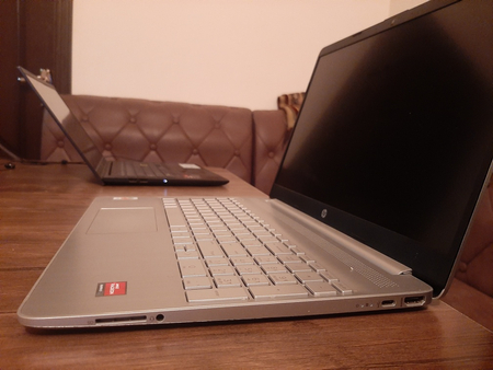 HP Laptop15s-eq2000ne[2023]-Ryzen 7-5700U/8GB/512 GB/15.6
