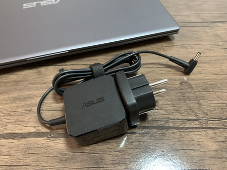 Ноутбук ASUS VivoBook 15 + сумка