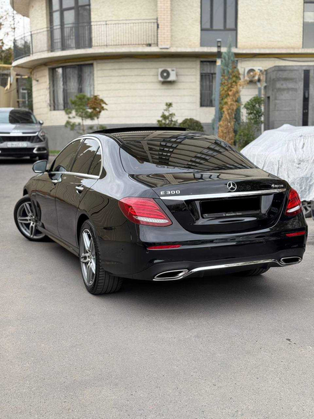 В продаже ! Автомобиль Mercedes-Benz E200 4Matic