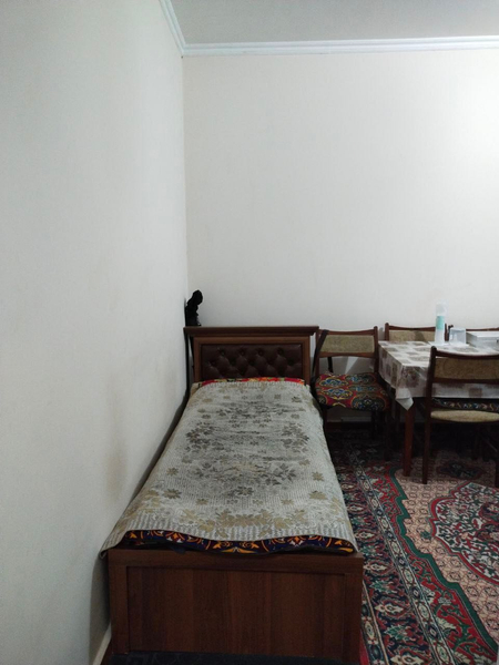 Срочно продам Ялангач Мирзо Улугбек 1в2-2-4 панель ор/р теннисный корт