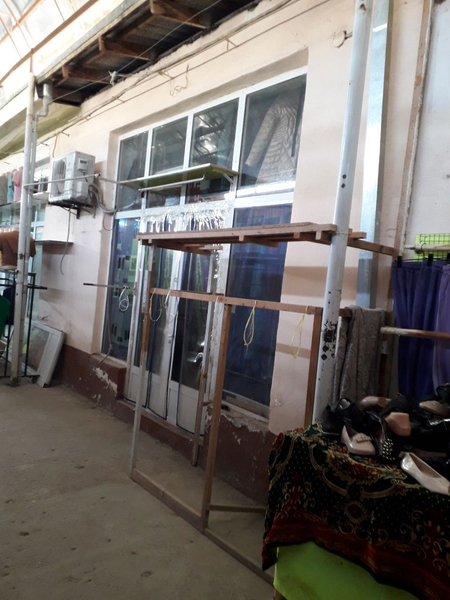 Chiroqchi Sarbon buyum bozori. 76 do‘kon sotiladi. Narxi kelishiladi