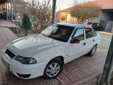 Nexia 2 2015 yil 26000 yurgan benzinda.