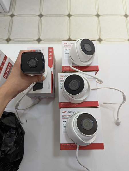 Продается комплект Hikvision + HDD 4TB