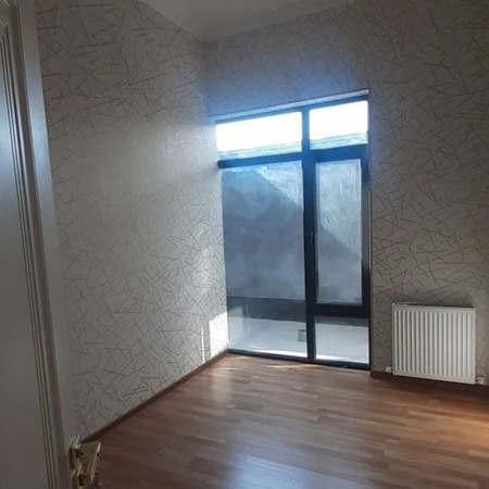 Parvoz maxalasida yengi xovli sotiladi