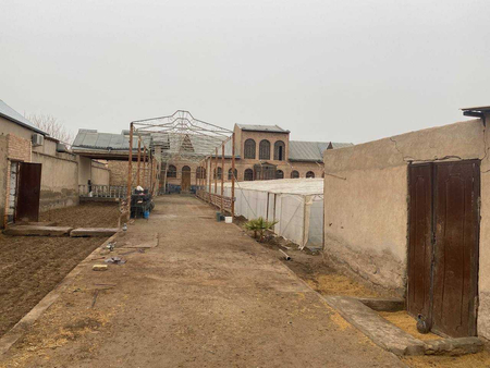 Продаётся большой участок в городе Термез