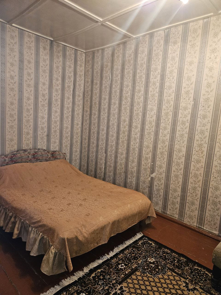 Сдаётся однокомнатная, переделанная в двухкомнатную квартиру!