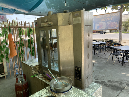Vitrina holodilniklar soni: 2 ta / Frezer / Grill apparat