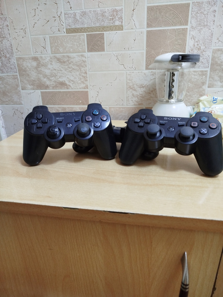 Джойстик p.s 3 состояние хорошее продаю. Djostik Play Station 3 Sony.