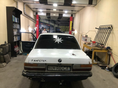 Varyantkayam gaplaworamiza Bmw e28
