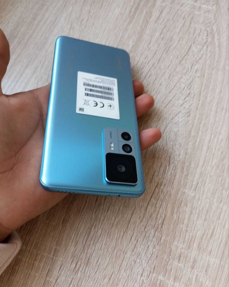 Xiaomi 12T 8+5 /256 srochno sotiladi