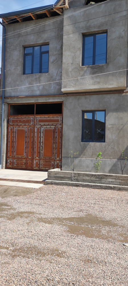 Qizgaldoq MFY Kirovda 2qavatdan iborat hovli uy joy sotiladi
