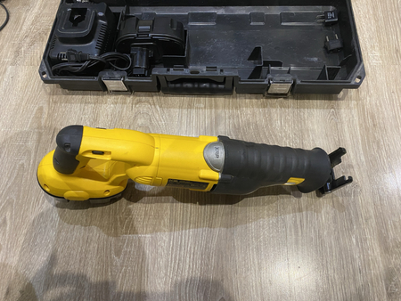 * DeWalt сабельная пила беспроводная аккумуляторная оригинал США