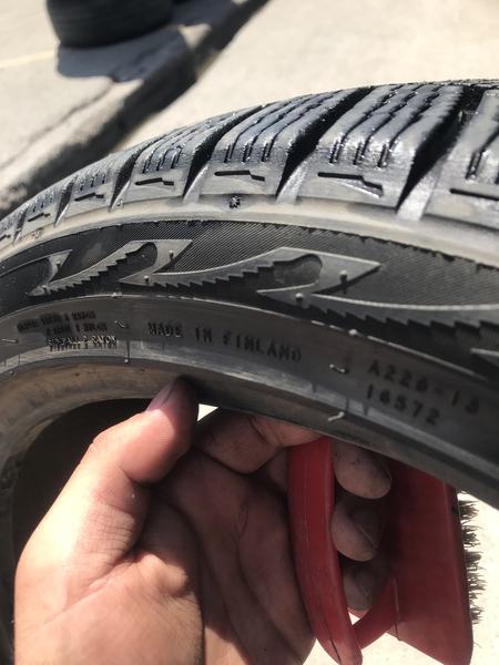 225/40/18 nokian hakkapelita