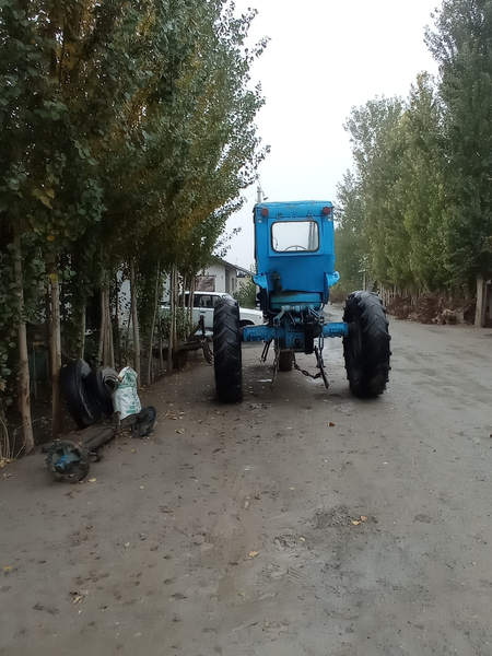 Фаргонадан 28 трактирлар