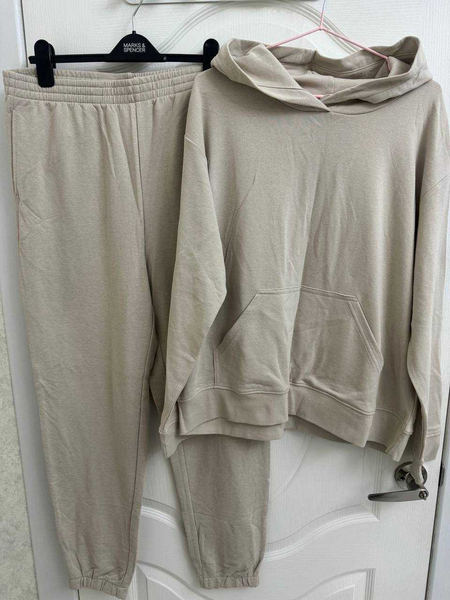Новый спортивный костюм H&M, размер L (50/56)