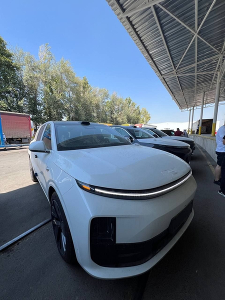 Lixiang L 6 max hybrid