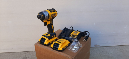 DeWALT impact 887D2