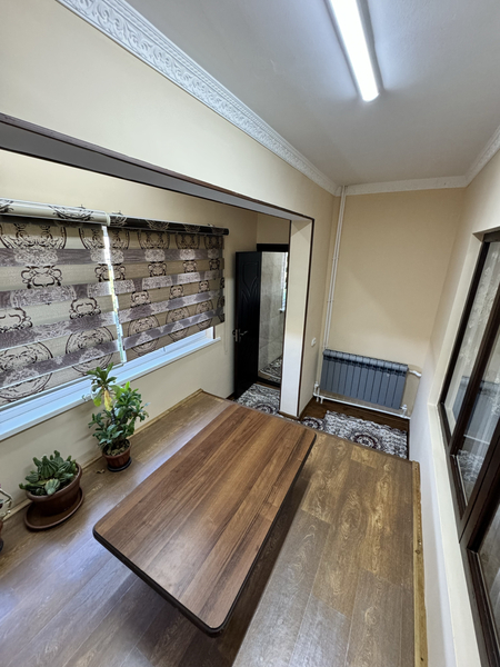 Продам квартиру Карасу 4 конечка + парковка мебель техника остаётся