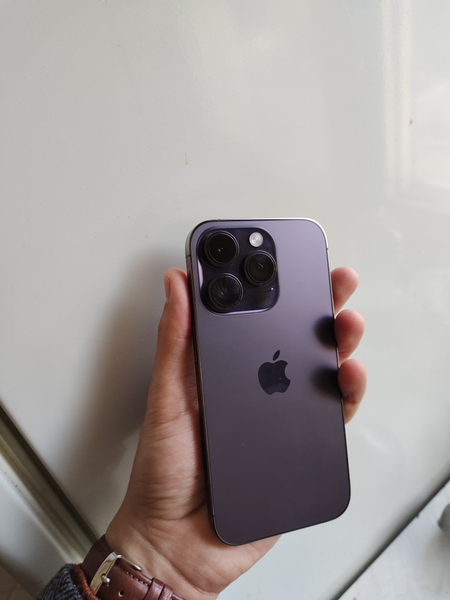 Iphone 14 pro purple