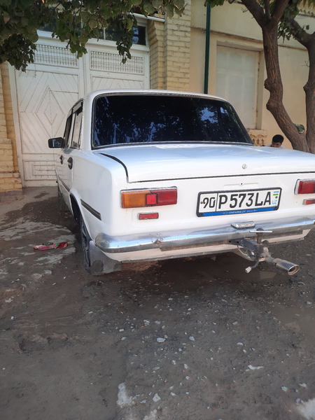 Vaz 2101 sotladi