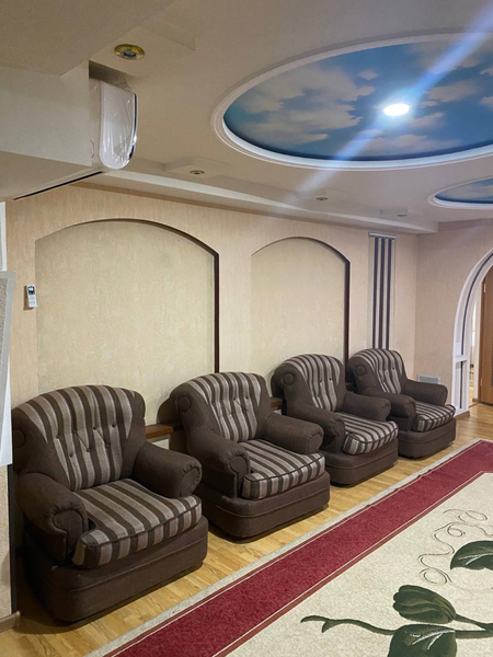 СРОЧНО ХАМЗА метро.  2 х комнатная сдается ! 450$