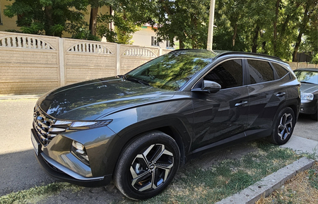 Sro'chna. Hyundai Tucson 2021 yil 2 -chi pozitsya bez lyuk.