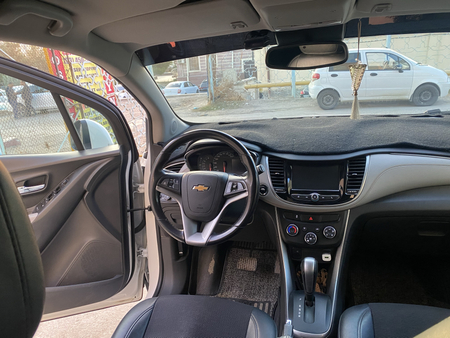 Tracker 1 Premiyer pozitsiya.