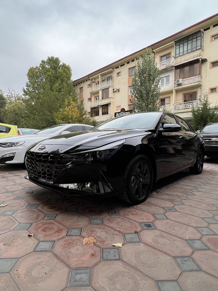 Hyundai Elantra 2022