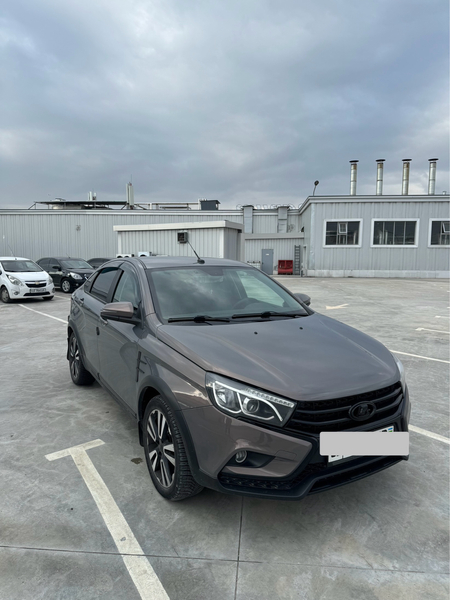 Лада веста кросс 1.8 АМТ своя !