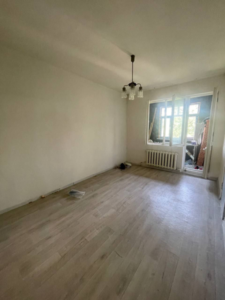 Uy sotiladi chilonzor 11kv al xorazimiy krukda 2 xona 5 etaj 44000$