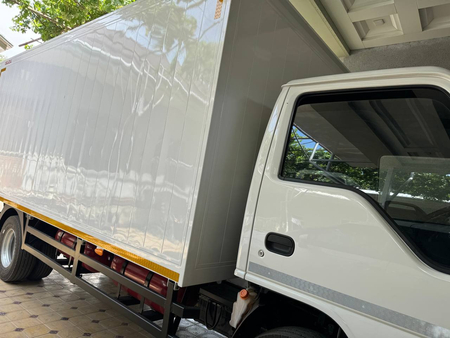Surochni sotiladi isuzu 2104