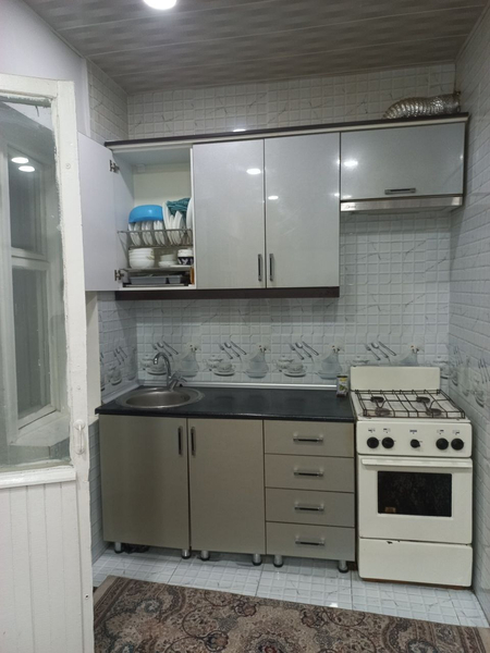 Chilonzor novza metro 3 xonali xamma sharoitlari bor razdelni 500$
