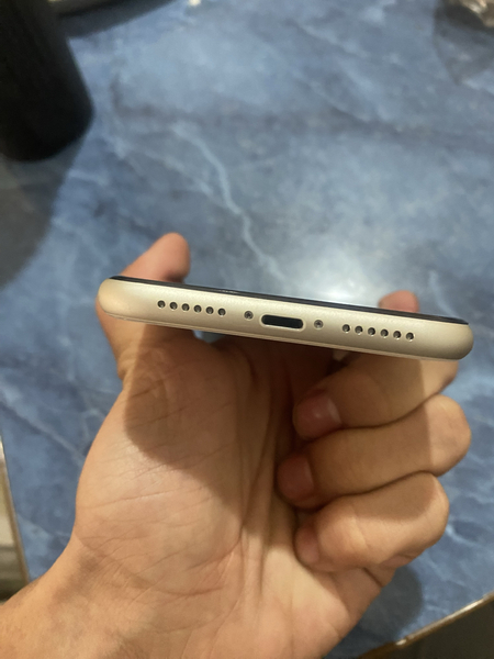 Iphone 11 ideal …….