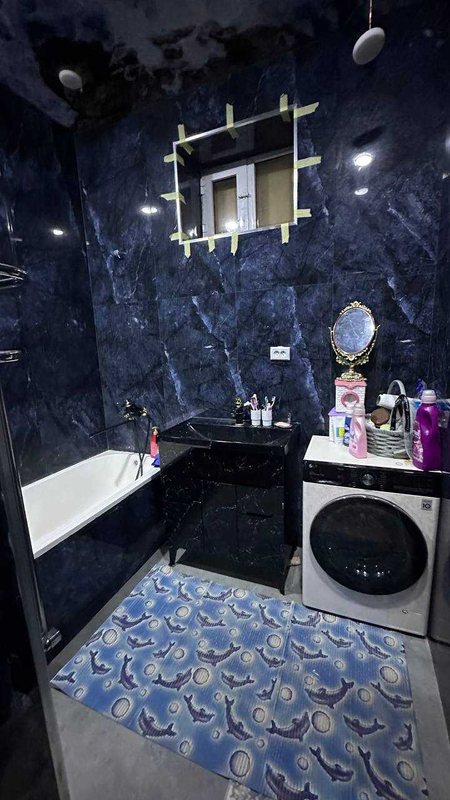 Qarshi shaxri markazidan dom sotiladi 3 xona 85000 dollar