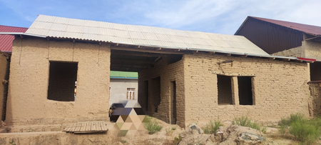 Qurilishi tugallanmagan hovli