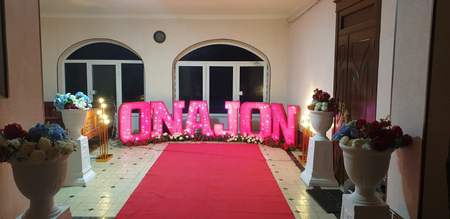 Onajon Otajon tabriklaymiz so'zlari mavjud