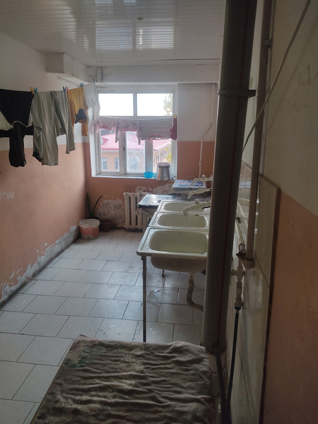 1 ком КВ ра Саракулька ,школа175 ,бывшее общежитие