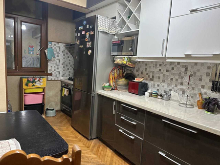 продается 3/3/9\\nна Дружбе Народов\\nор: Миллий Бог
