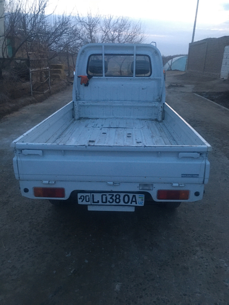 Chevrolet labo oq rang holati ideal