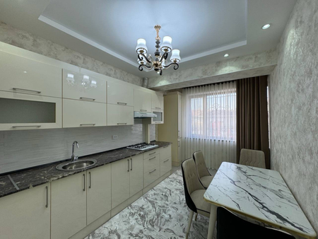Продается 3 комнатная квартира на 1 этаже по улице Амира Темура