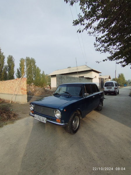 Vaz 2101 Jiguli. holati zoʻr yurip turgan moshina ishi yoʻq ..