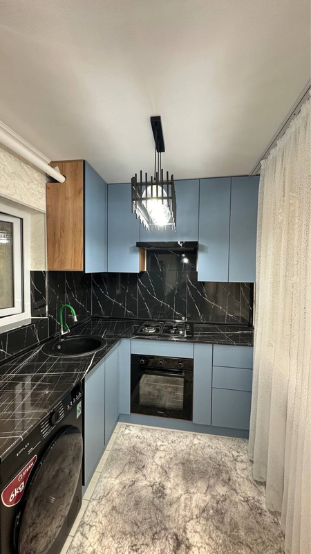 Продается 4 ком. Квартира на 1 этаже площадью 72 кв.м. Адрес 8 марта