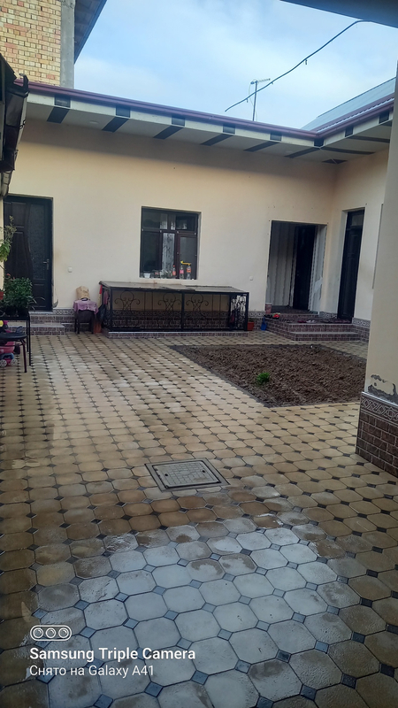 Srochna!!! Uy sotiladi yengi toshmi postman 2 km kiriladi