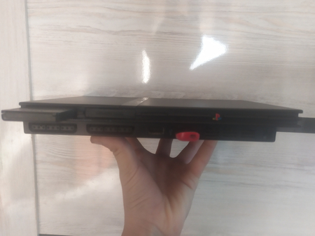 Playstation 2 sotiladi igrasi yo\\\'q lekin proshivka qilingan chipi bor