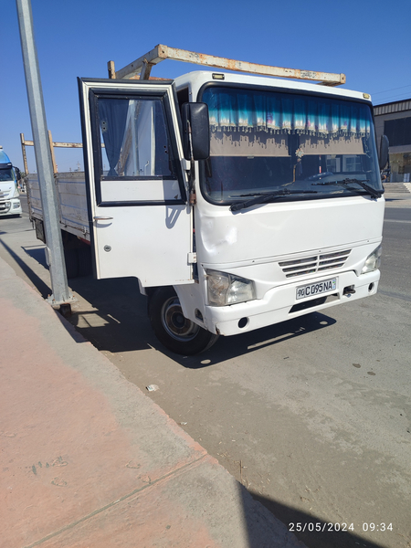 Isuzu 2010 kami bor