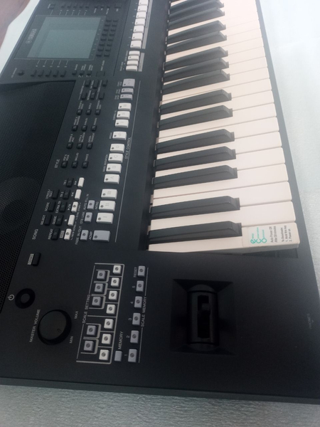 Yamaha prs a2000