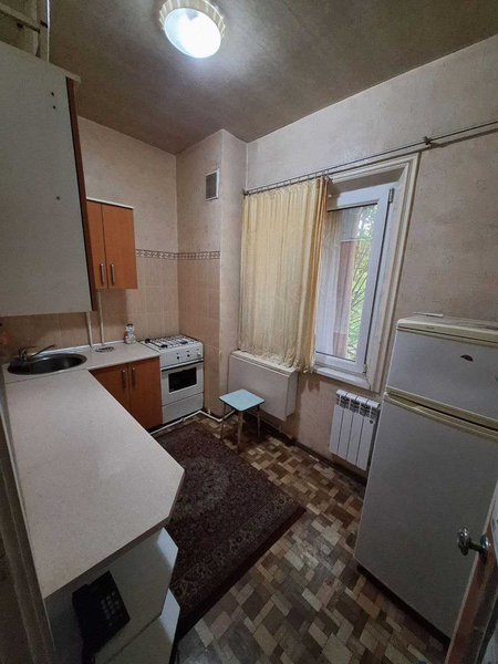 Кушбеги 1/2/5 не торец (38м2) с мебелью, Азия маркет