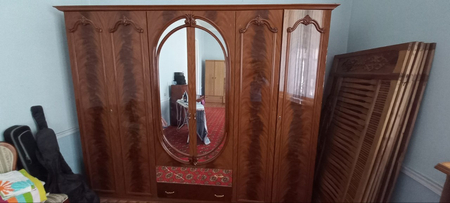 Продается 2 вида спальных гарнитур (Производства: Италия, Китай)