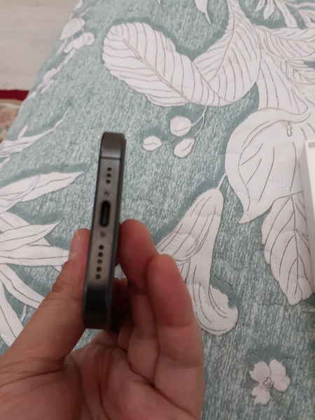 Iphone 15 pro 128 GB, v idealnom sostoyanii. Emkost 99 %. 10/10