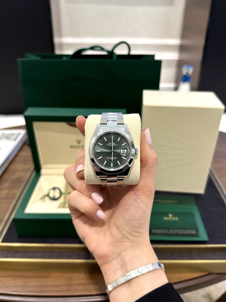 NEW Rolex Datejust 41mm 126300 GREEN
